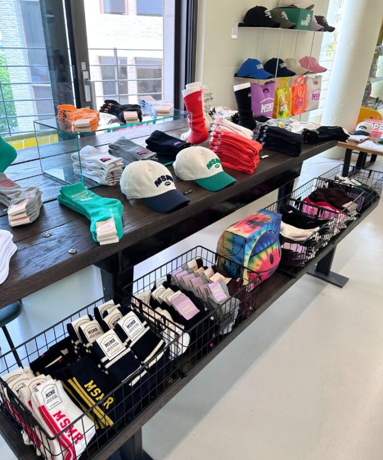 編集部が行く！最新韓国トレンドガイド【MSMR】パケ買い必至！かわいすぎる靴下屋さんの店舗をレポ