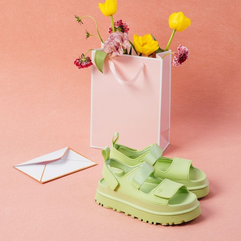 【UGG® 2024「母の日」春夏ギフトコレクション】ギフトに喜ばれるセレクションが勢揃い